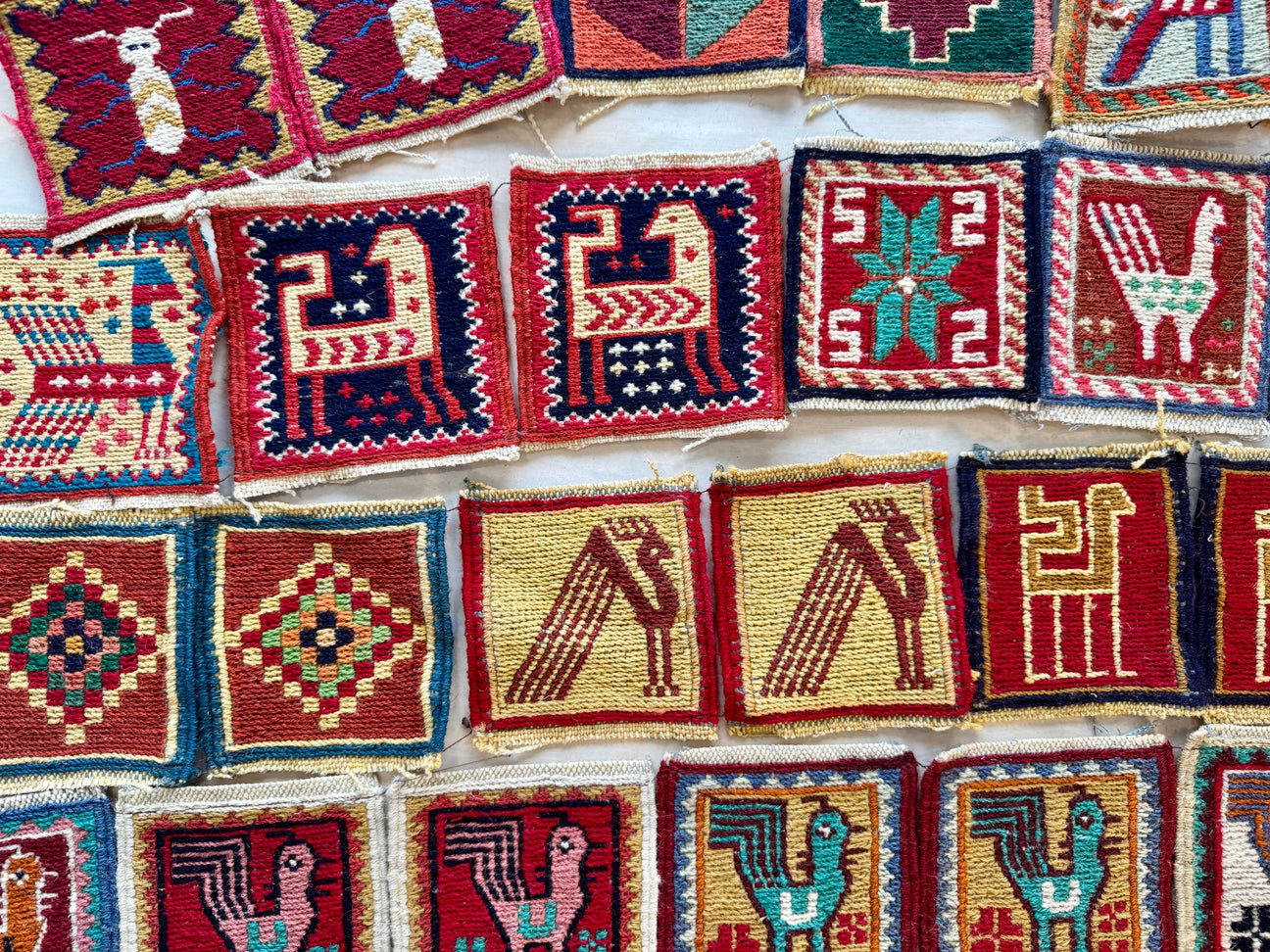 How to Hang a Rug on the Wall: 5 Easy Methods with Tips and Examples ...